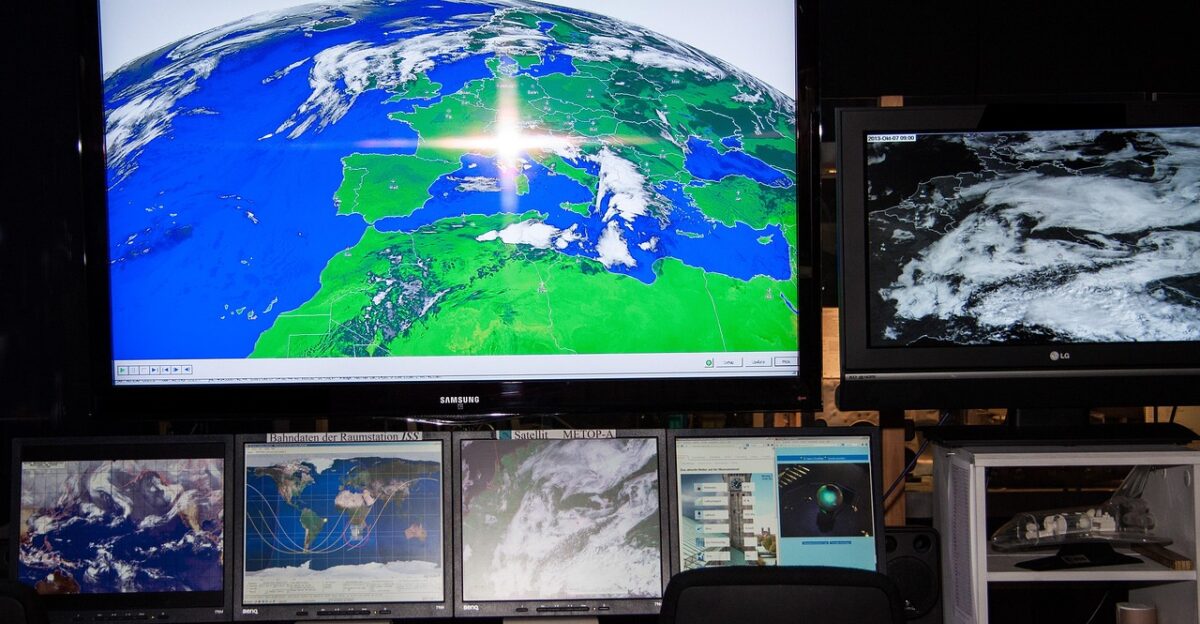 meteosat weather satellite workplace meteorologist weather observation ...